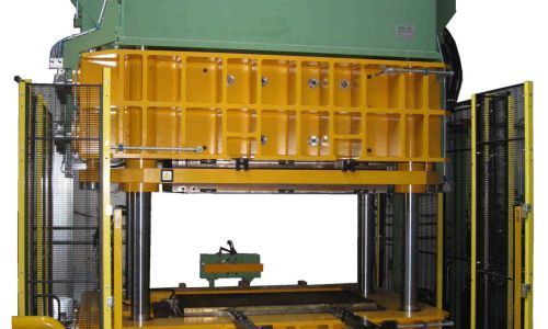 Press with Heated Plates for Celluloid Blocks - CCM Oleo